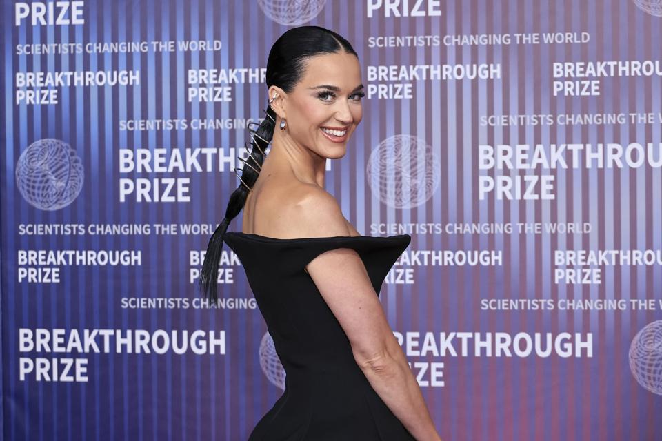 Katy Perry’s Holiday Smash Cozies Up To A New Chart Peak