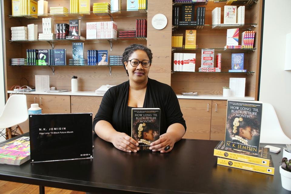 30 Great Fantasy Novels And Book Series When You Want To Escape