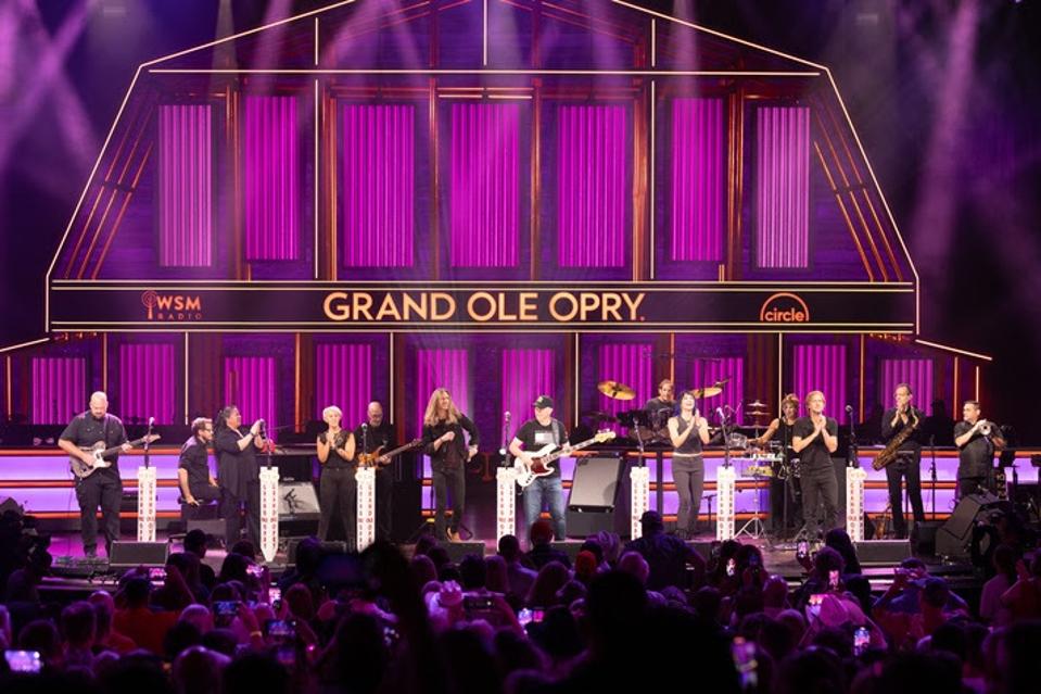 Celebrating 30 Years Of ‘Forrest Gump’ – The Opry Honors Gary Sinise & His Lt. Dan Band