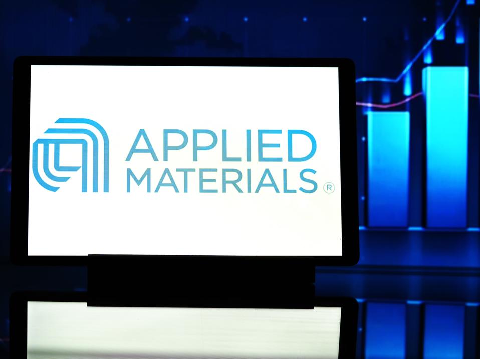 Will Rate Cuts And AI Benefit Applied Materials Stock?