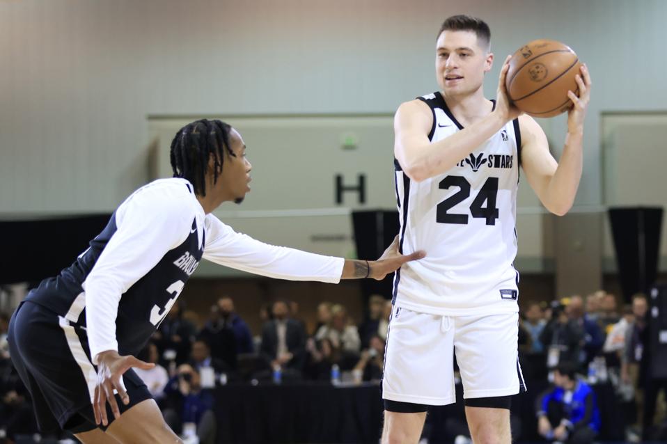 Kyle Mangas’ Indiana Basketball Journey Leads To Contract With Pacers ...