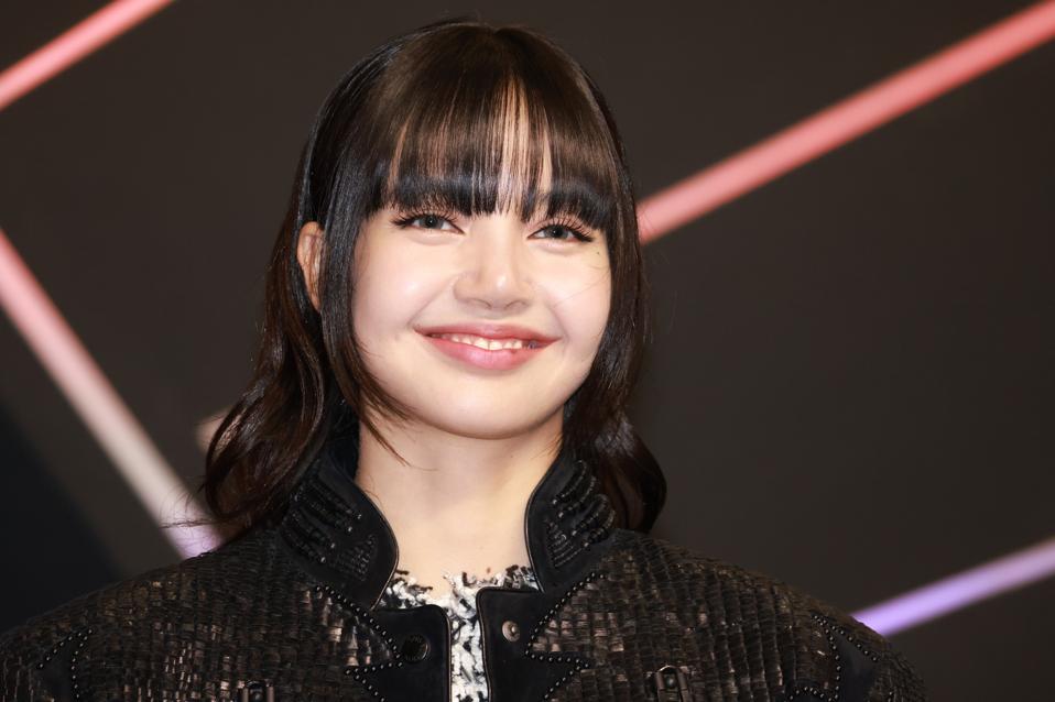 Blackpink’s Lisa Has Now Charted As Many Hits In The U.K. As All Her ...