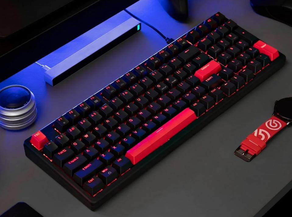 The Lemokey X5 Is The Affordable Mechanical Keyboard For Gamers And Typists