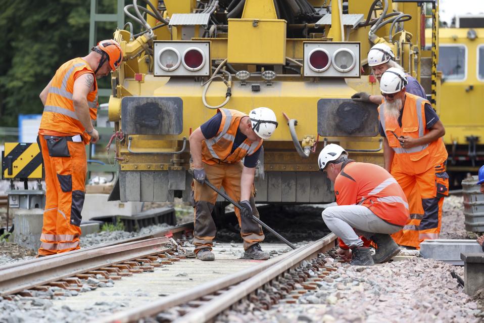 To Cut Infrastructure CO2 Footprint By 50% - Start With Design