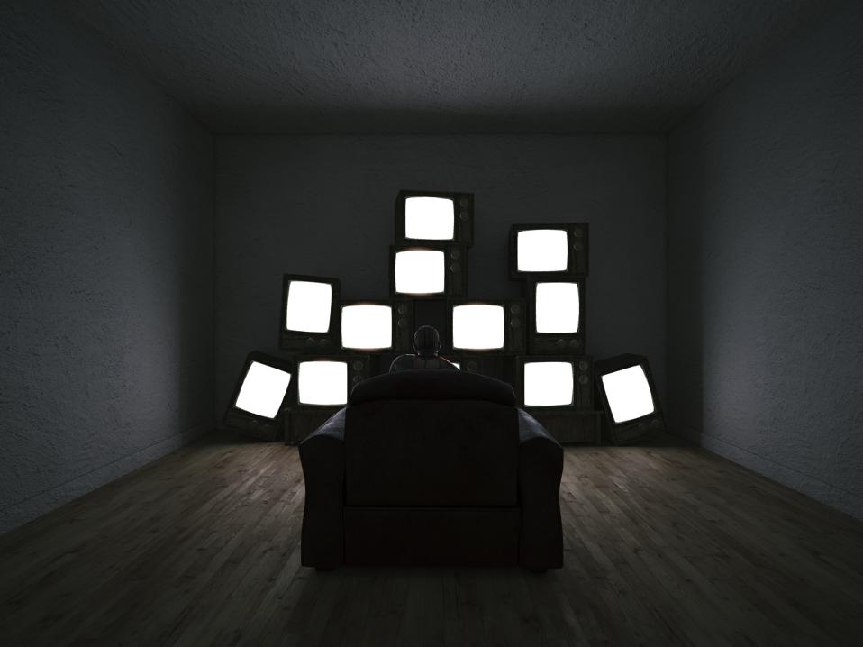 3 Reasons Why ‘Dark Media’ Is A Guilty Pleasure, From A Psychologist