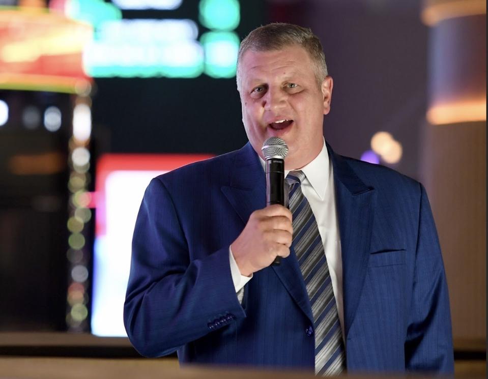 Circa Sports Owner Derek Stevens On The‘Largest Legal’ Football Betting ...