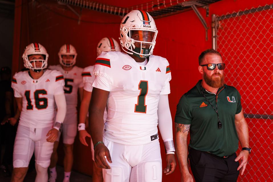 How Transfer Quarterbacks Fared In Week 1 Of The 2024 College Football ...