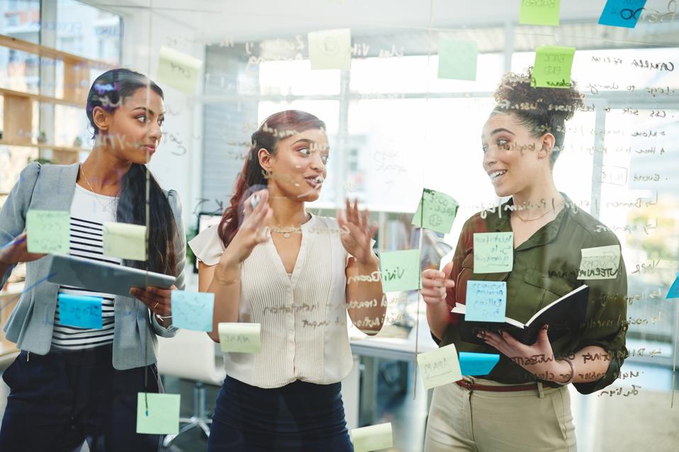 How To Prevent AI From Encouraging Groupthink And Stifling Creativity