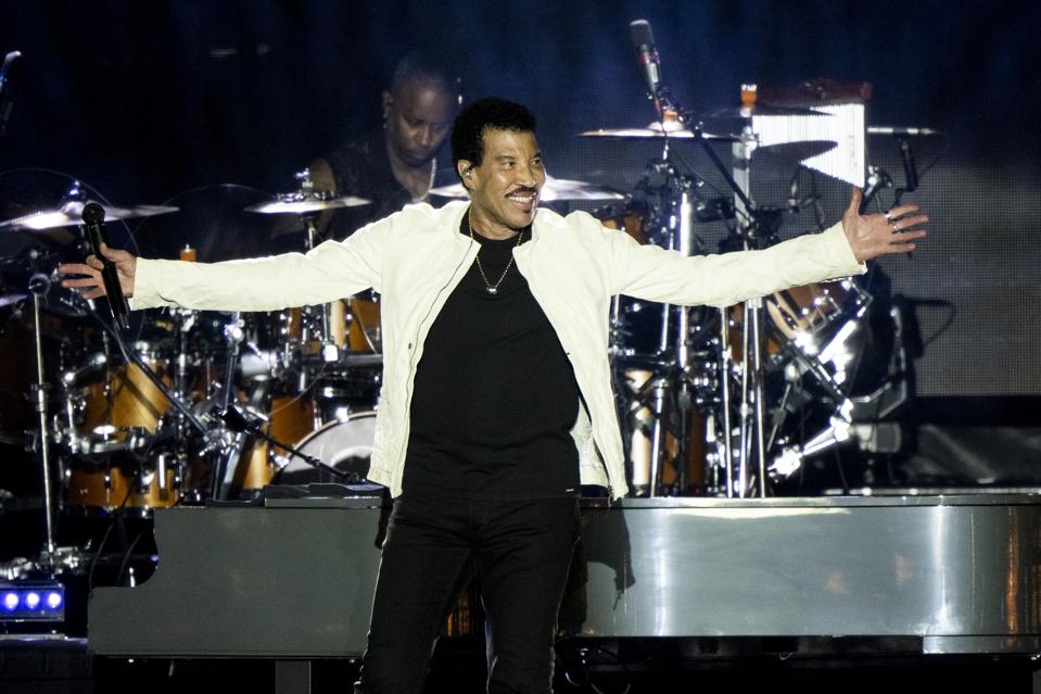 Los Angeles’ Fool In Love Festival Aims To Attract The Boomer Crowd