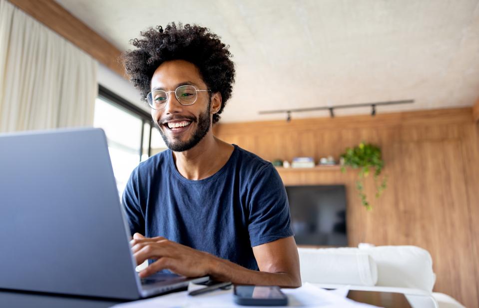 15 Entry-Level Tech Jobs That Pay Up To $120,000+ In 2024