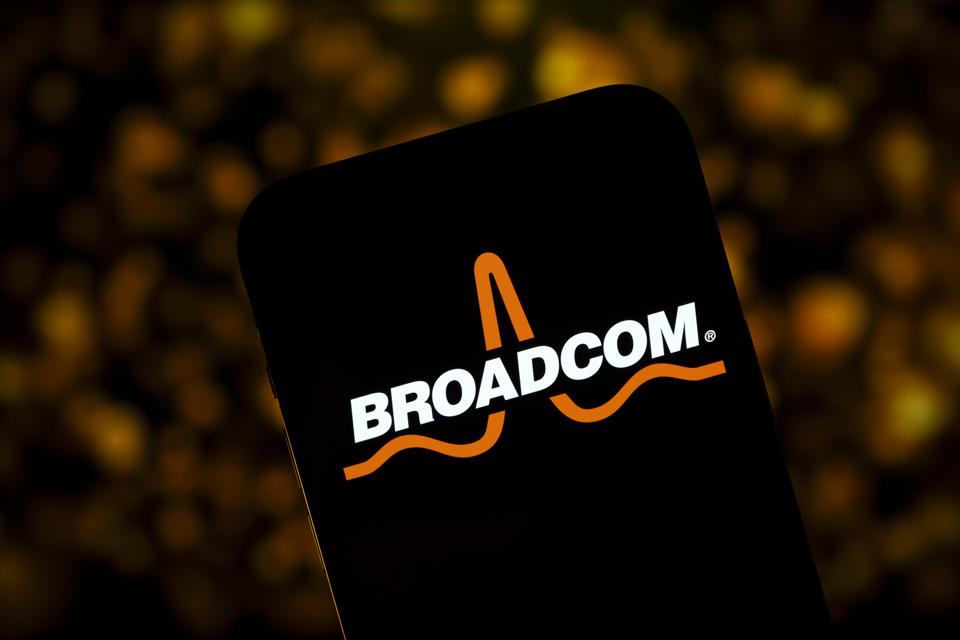Why AT&T’s Suing Broadcom Over Forced VMware License Charges