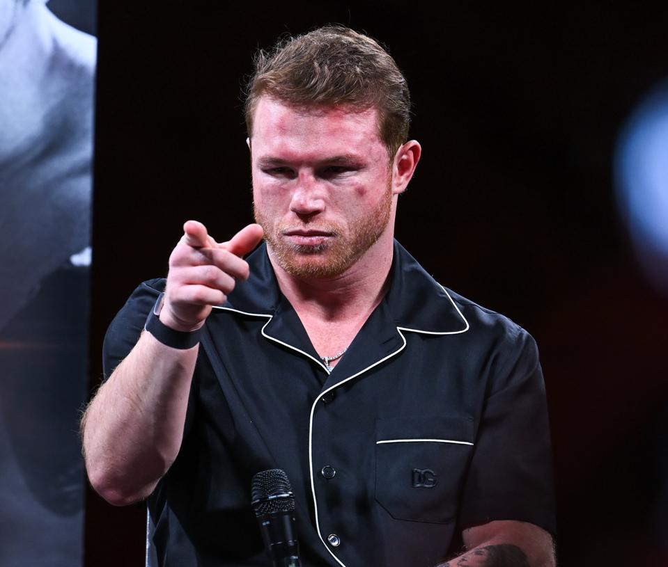 Canelo Alvarez Explains What Annoyed Him About Benavidez’s Approach