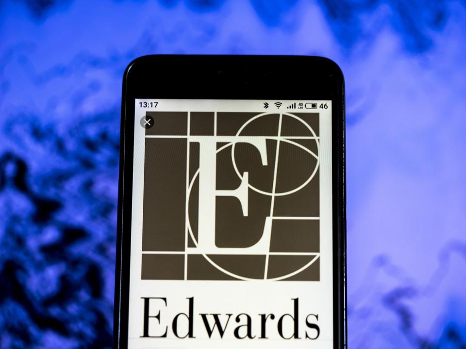 What's Happening With Edwards Lifesciences Stock?