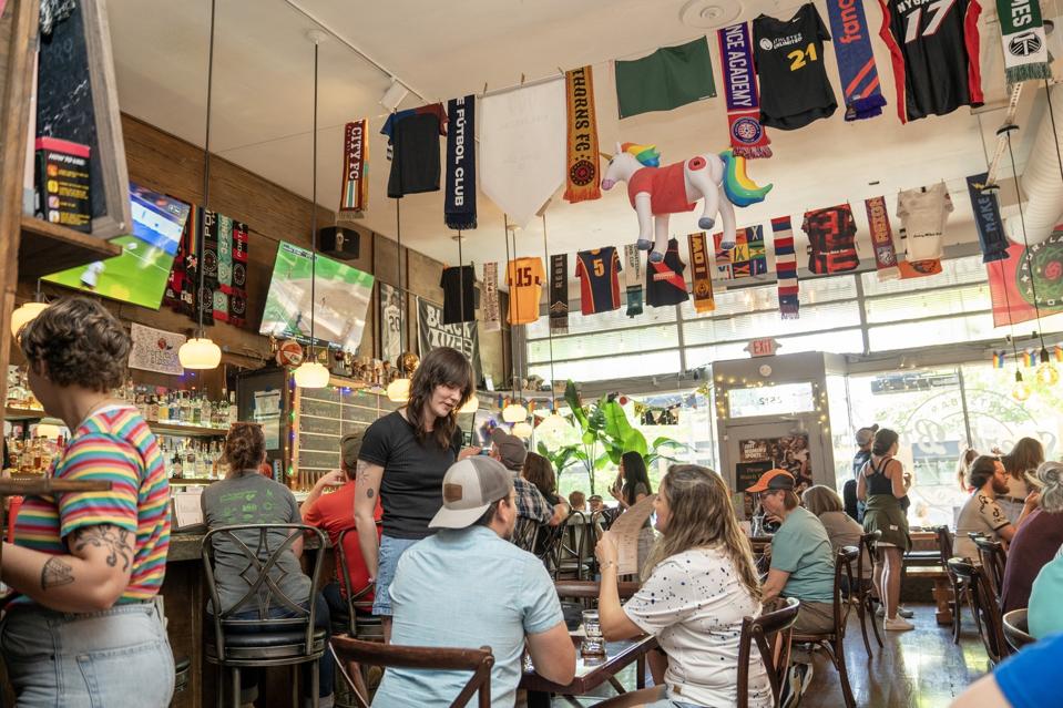 6 Women's Sports Bars to Visit Across the U.S.