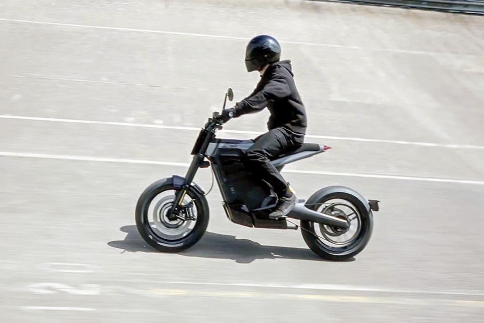DAB Motors’ ‘1 Alpha’ Middle-Weight Electric Motorcycles Are Going Fast