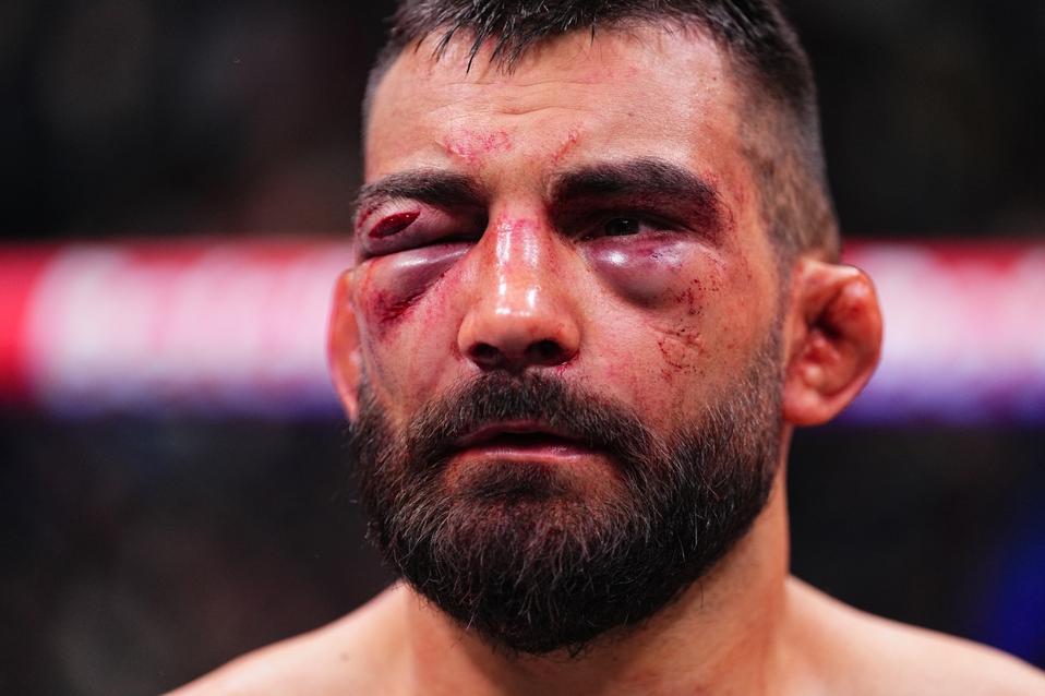 UFC Main Event Ends Early After ‘Horrendous Beating’, Social Media Reacts