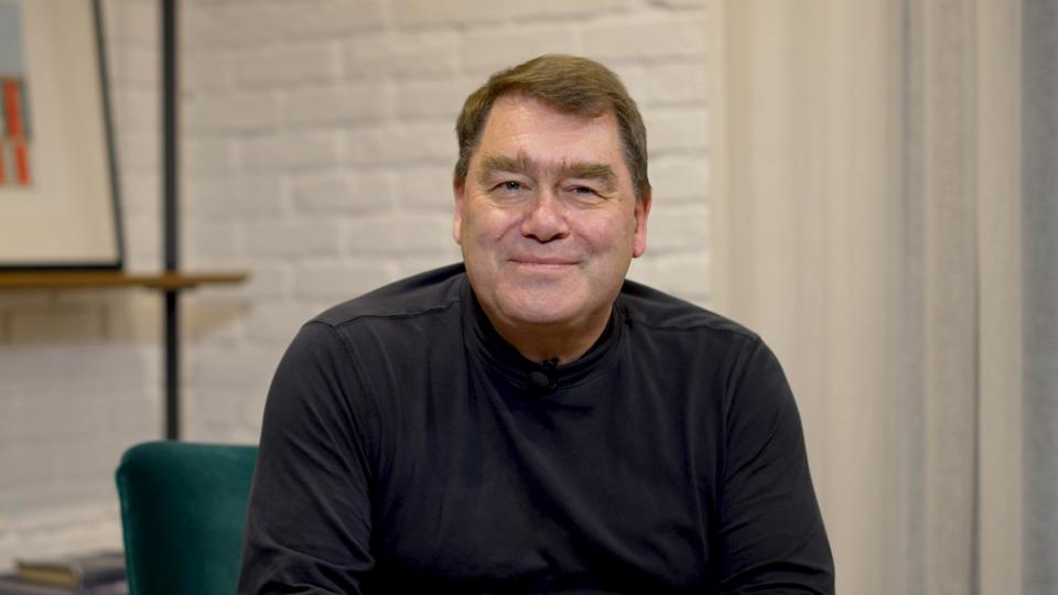 Generative AI Adoption: Do Startups Have The Edge?