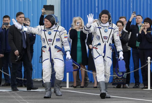 What Are The Differences Between An Astronaut And A Cosmonaut?