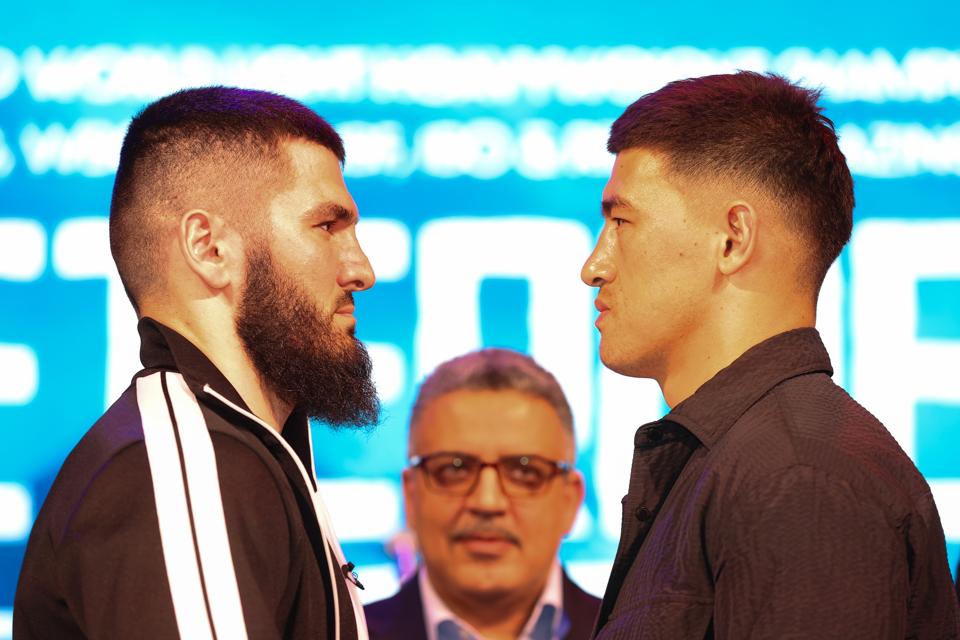Artur Beterbiev Vs. Dmitry Bivol: Odds, Records, Prediction