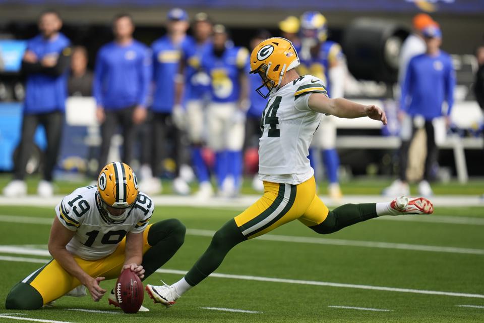 Packers May Regret Sticking With Brayden Narveson at Kicker