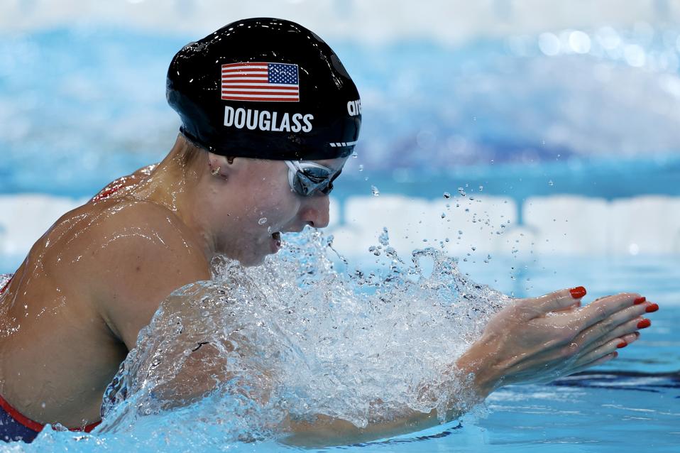 Kate Douglass Breaks First Individual World Record At Swimming World Cup