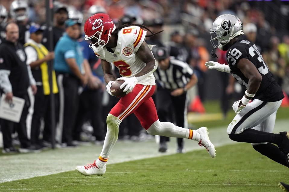 DeAndre Hopkins Receives Three Targets In Chiefs Debut
