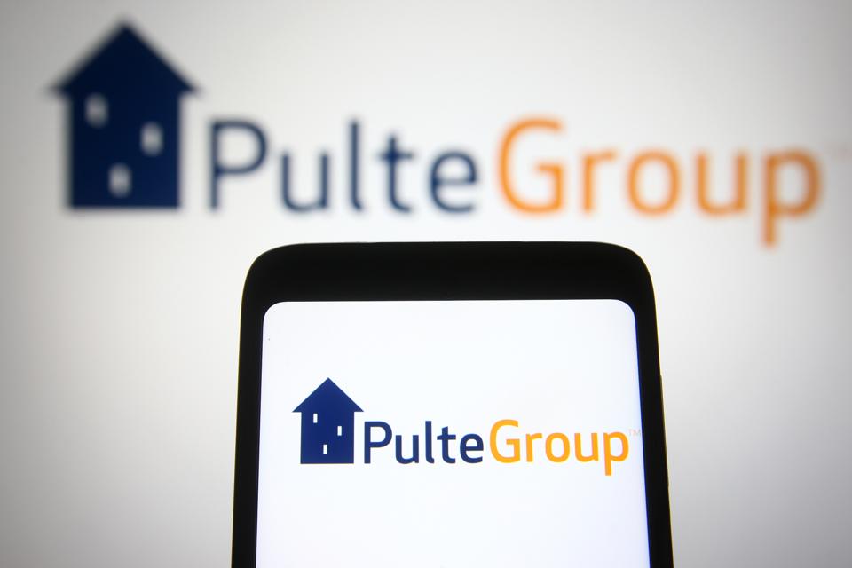 Why DR Horton & Pulte Group Are Underperforming Despite Rate Cuts