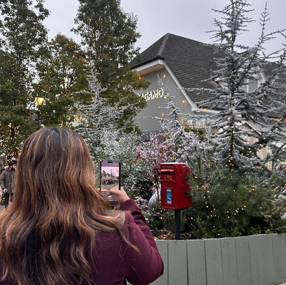 Bicester Village: A Festive Showcase Evokes Nostalgia In A Luxurious ...
