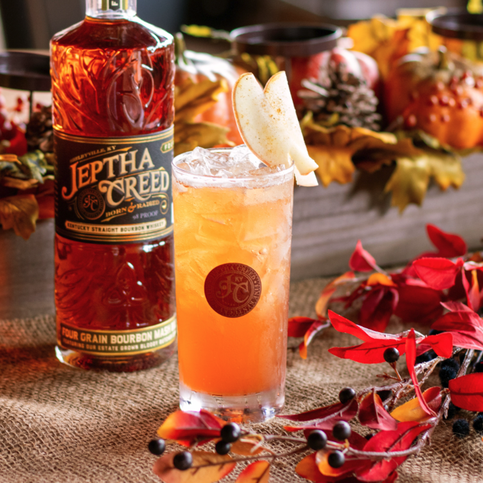 8 Thanksgiving Cocktails To Warm Your Holiday