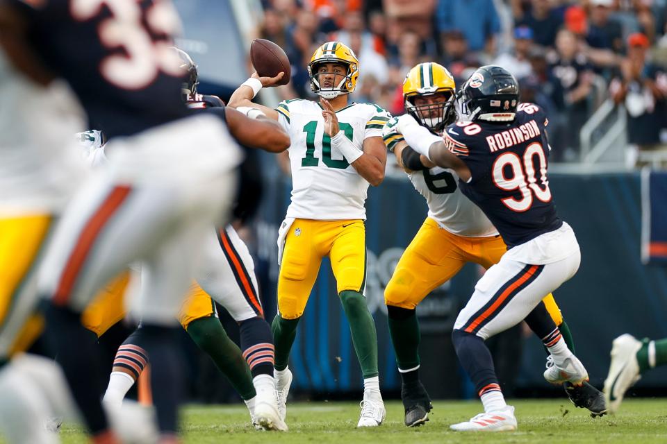 Packers Look to Extend Dominance Over Struggling Bears