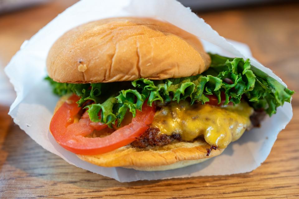 Delta Announces New In-Flight Menus—Including Shake Shack Burgers