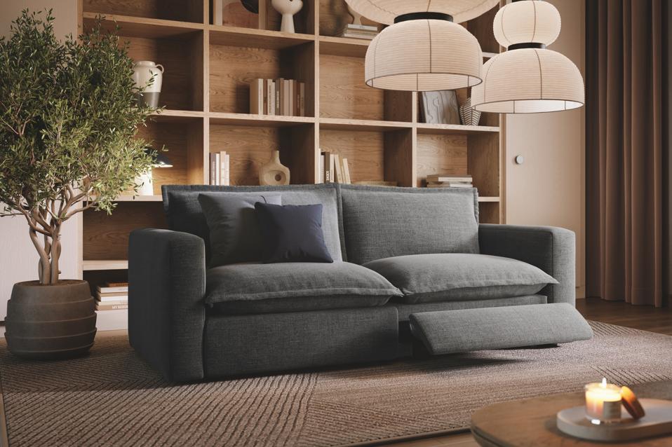 The Internet’s Favorite Couch: An Interview With Homebody CMO, Jessica Hann