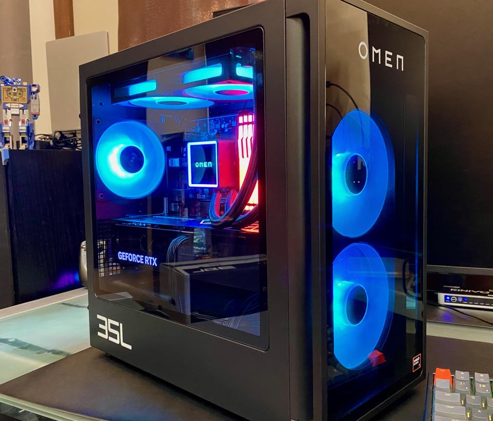 HP OMEN 35L Desktop Gaming PC Review: This Is NOT What I Expected!
