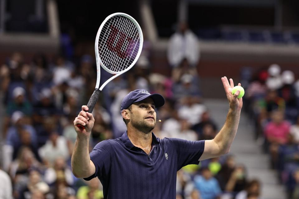 Andy Roddick Selects Shift Racket While Working With Wilson