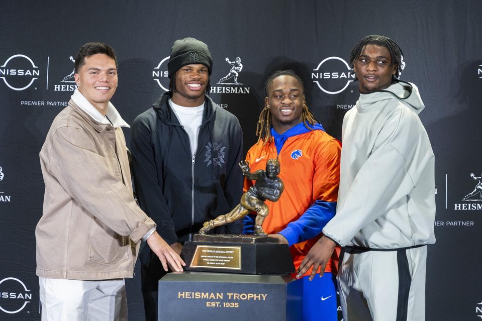 Heisman Trophy Odds: Will Two-Way Star Travis Hunter Make History?