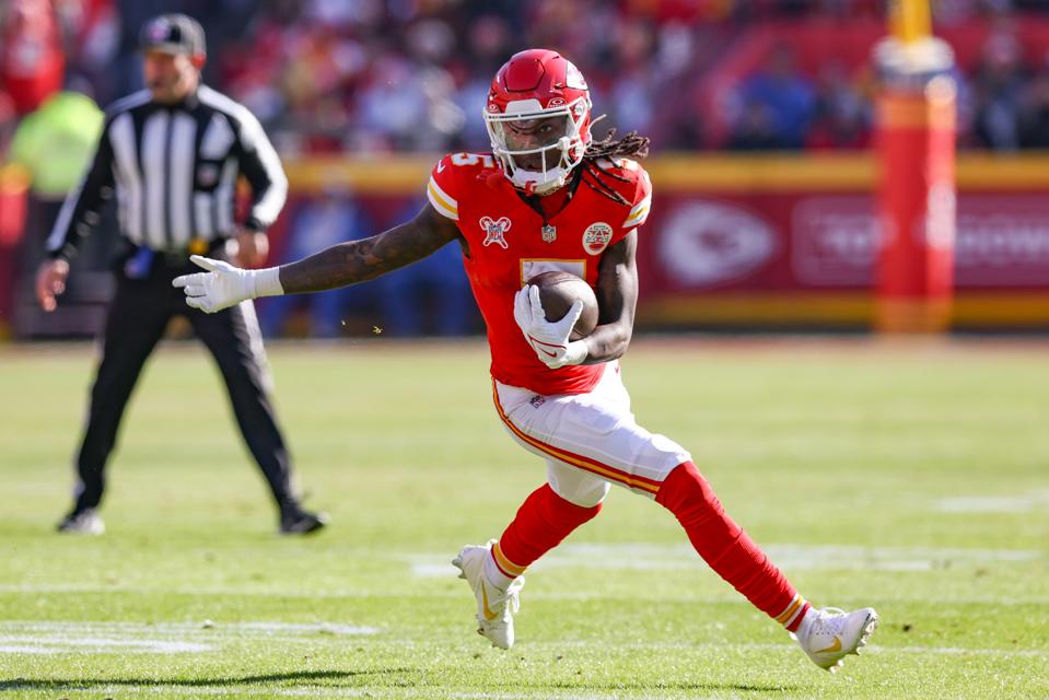 Chiefs Speedster Hollywood Brown Catches Five Passes In His 2024 Debut