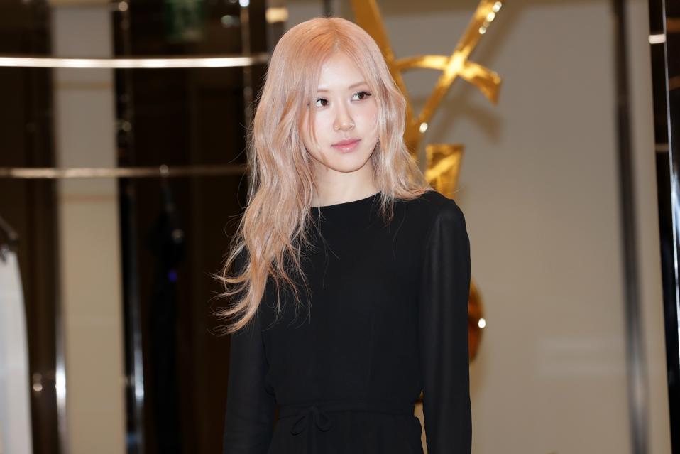 Blackpink Singer Rosé Rocks Back To No. 1