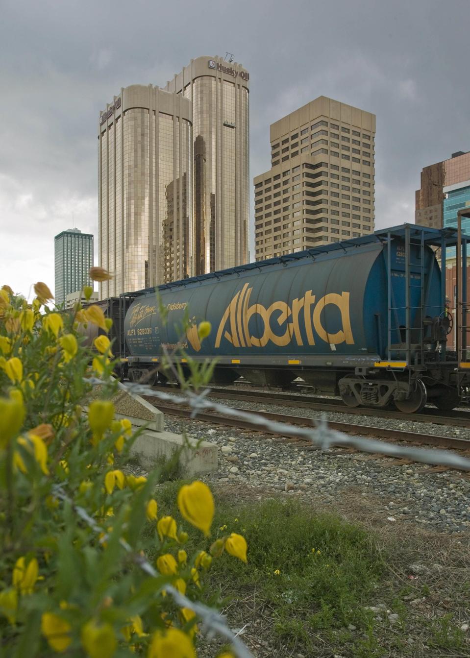 Canada’s Energy Exports Suffer Under Political, Economic Uncertainty