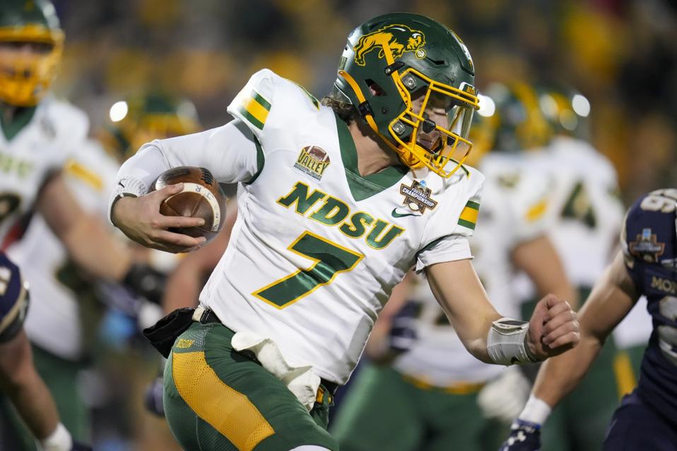 North Dakota State Defeats Montana State In FCS Championship Game
