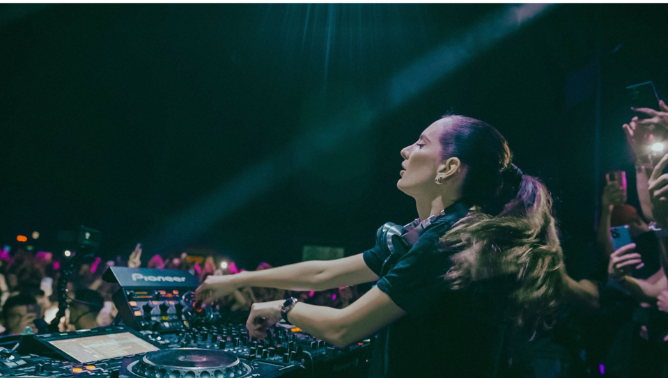 Lilly Palmer DJs In Las Vegas To Rave Reviews