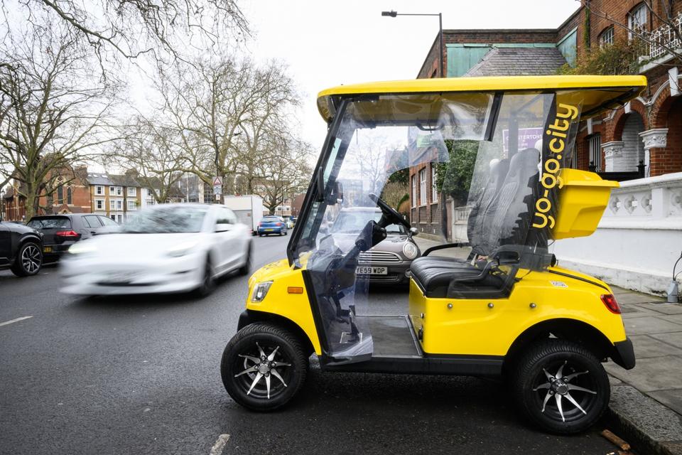 Yo-Go's Mini Electric Carts Take To London Streets
