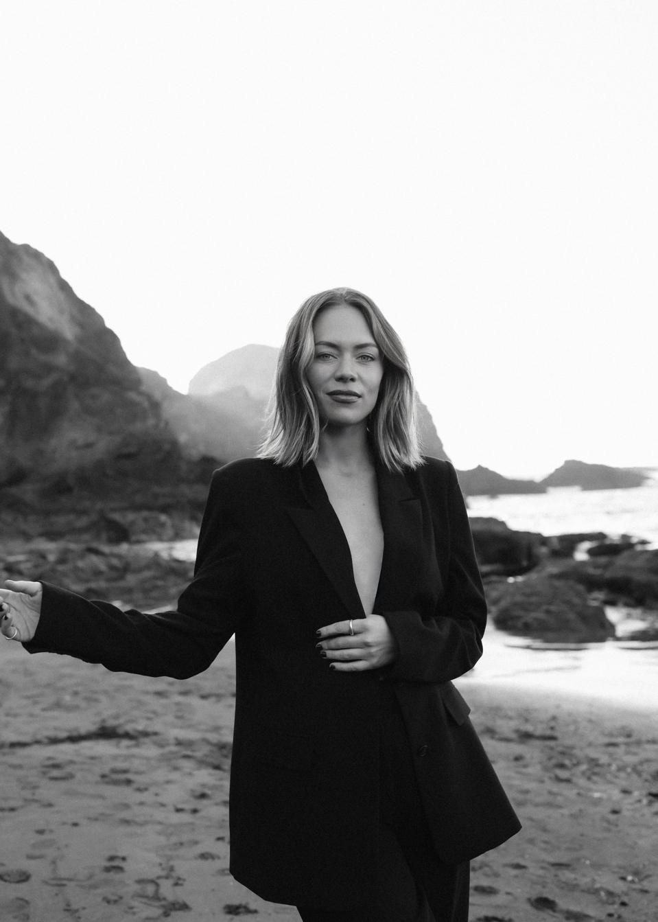 10 Ways To Let Go In 2025, According To Author Brianna Wiest