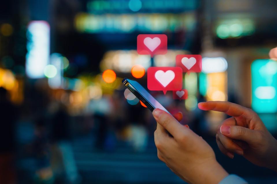 How Data-Driven AI Is Revolutionizing Modern Dating