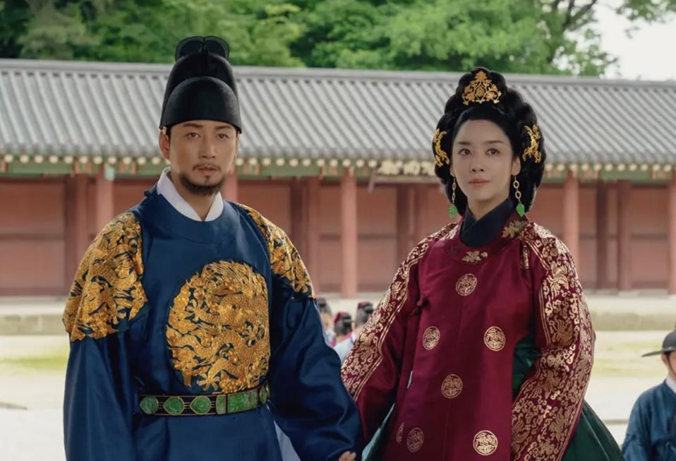 Cha Joo-Young Dreams Of A Strong Kingdom In ‘The Queen Who Crowns’