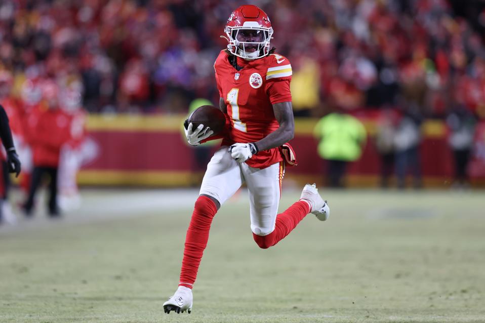 How DeAndre Hopkins Mentored Chiefs Rookie Xavier Worthy