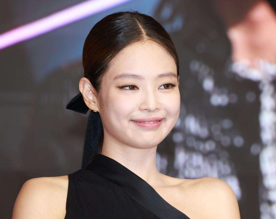 Blackpink Star Jennie Joins Her Bandmates In A Chart Record