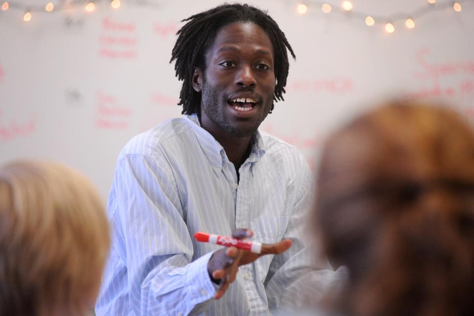 The Benefits Of Presenting Complex Topics Simply (And How To Do It)