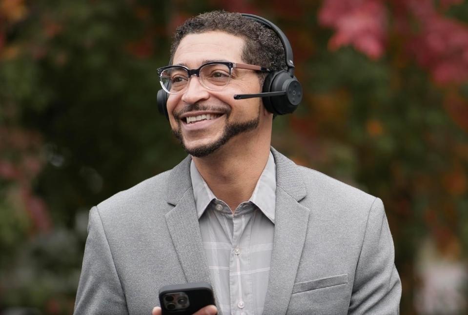 Cyber Acoustics Launches Wireless Headset To Challenge Jabra’s Evolve