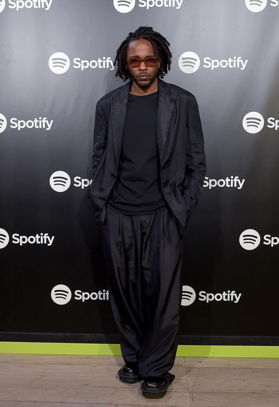 Kendrick Lamar Beats A Beloved Legend’s Billboard Record