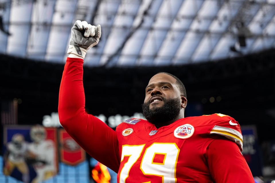 Why Donovan Smith Makes Sense for Chiefs in 2025